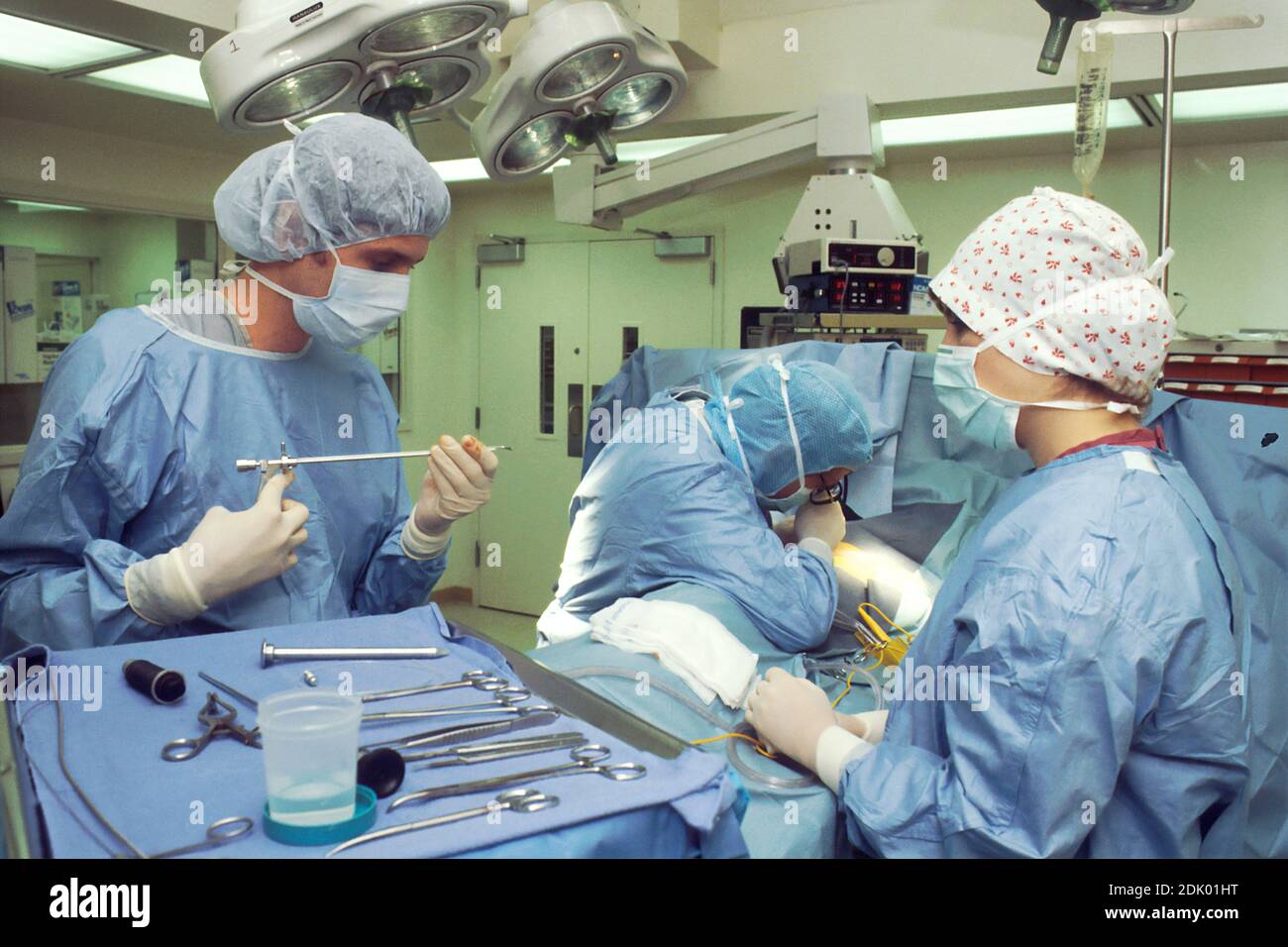 Hospital operations medical doctors Stock Photo - Alamy
