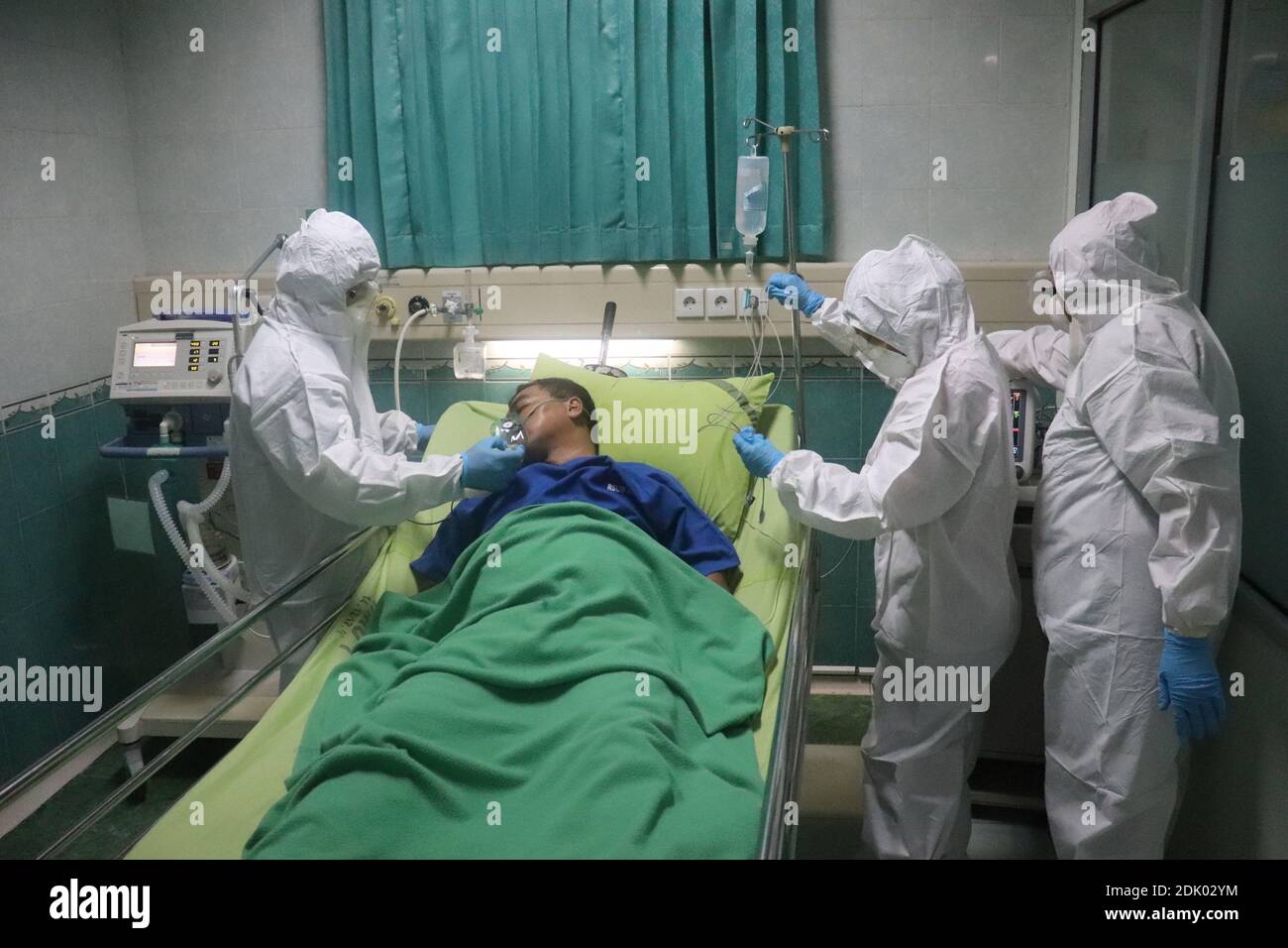 Hospital operations medical doctors Stock Photo - Alamy