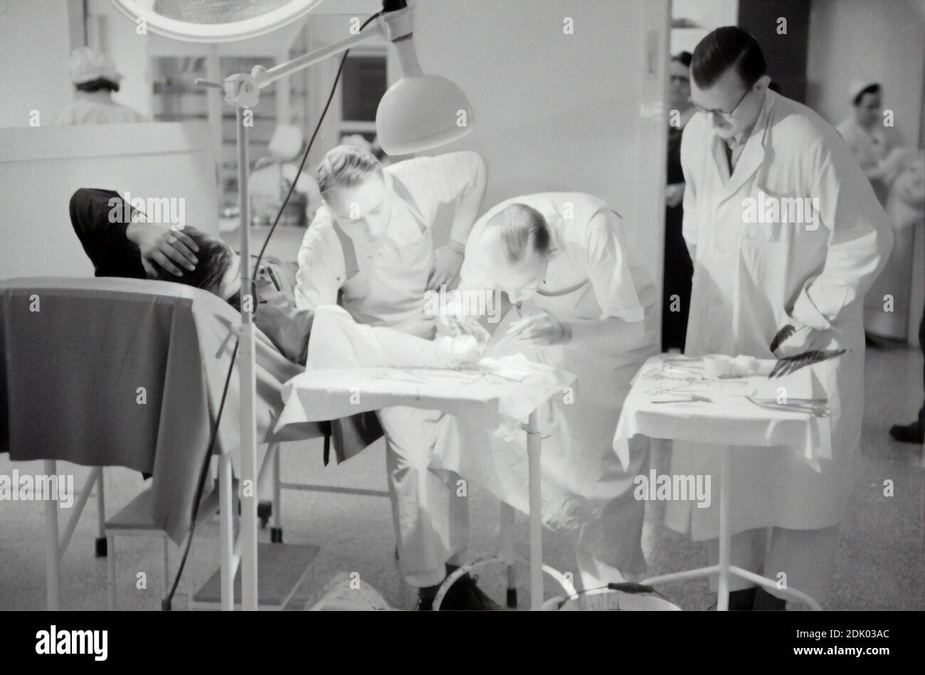 Hospital operations medical doctors Stock Photo - Alamy