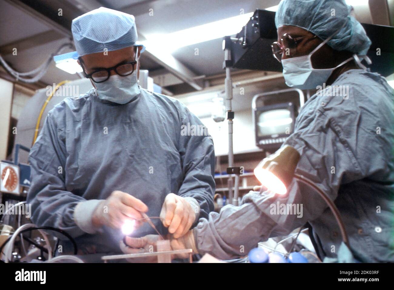 Hospital operations medical doctors Stock Photo - Alamy