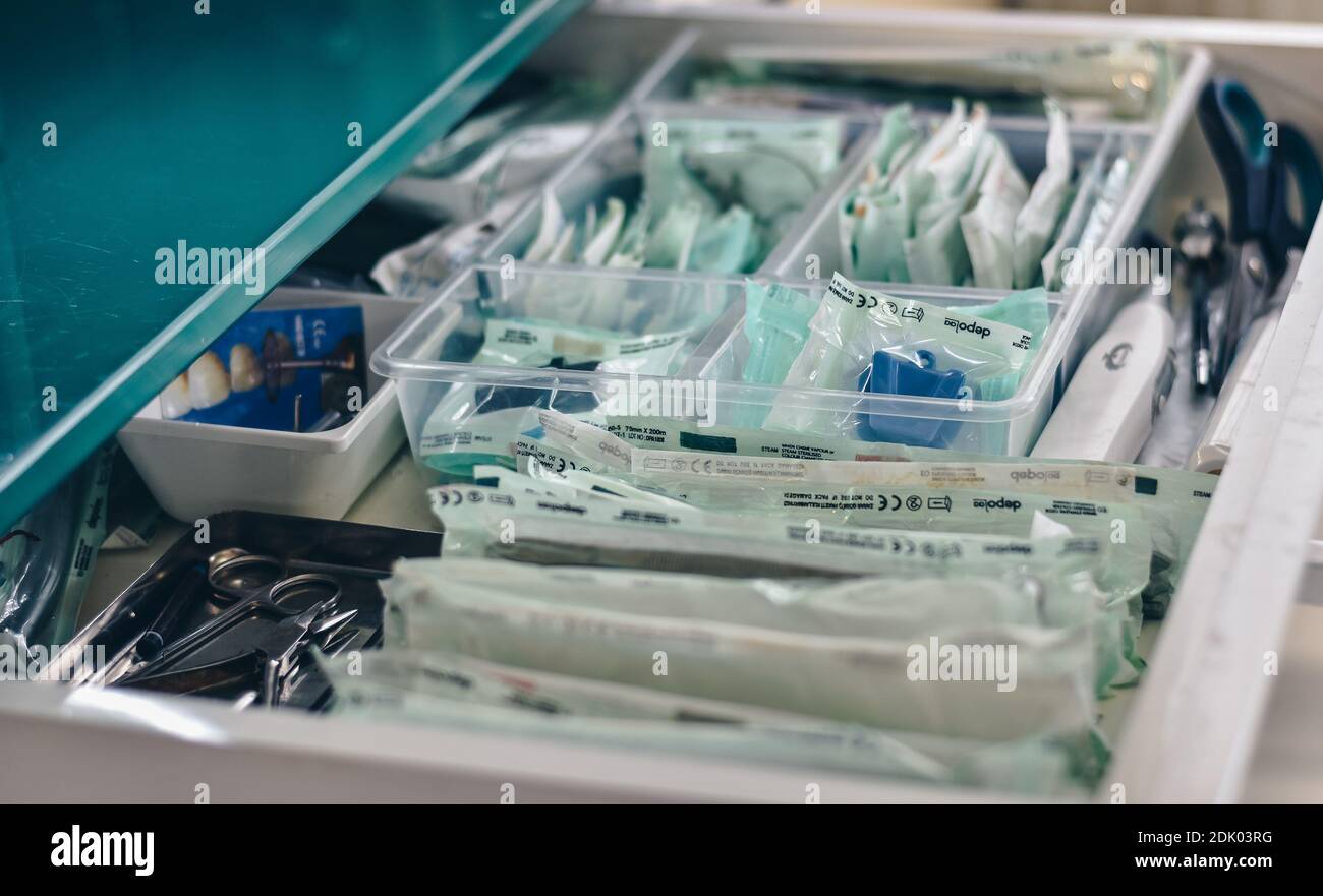 Hospital operations medical doctors Stock Photo - Alamy