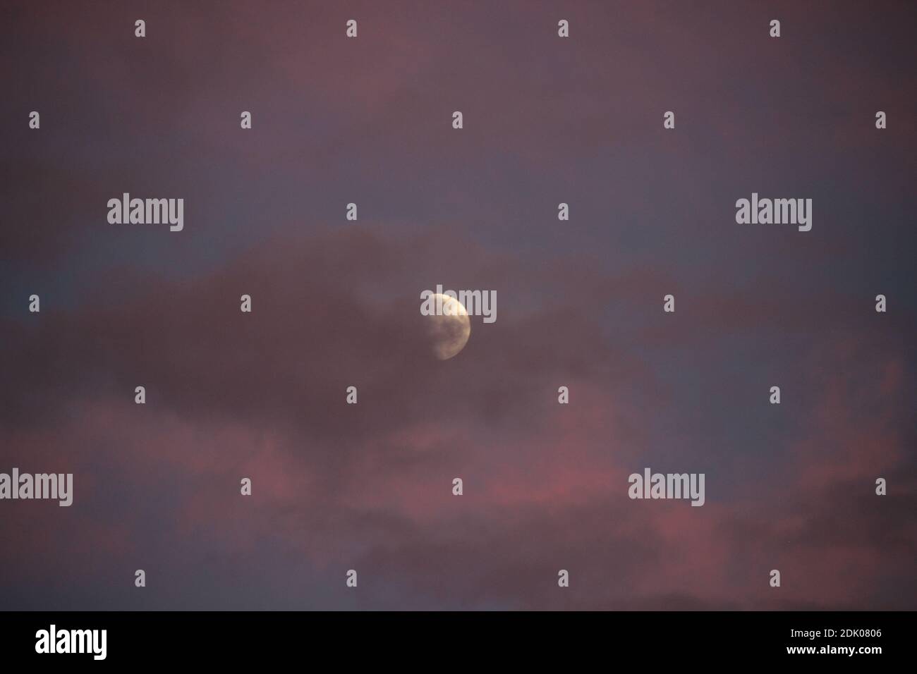 Crescent moons hi-res stock photography and images - Alamy