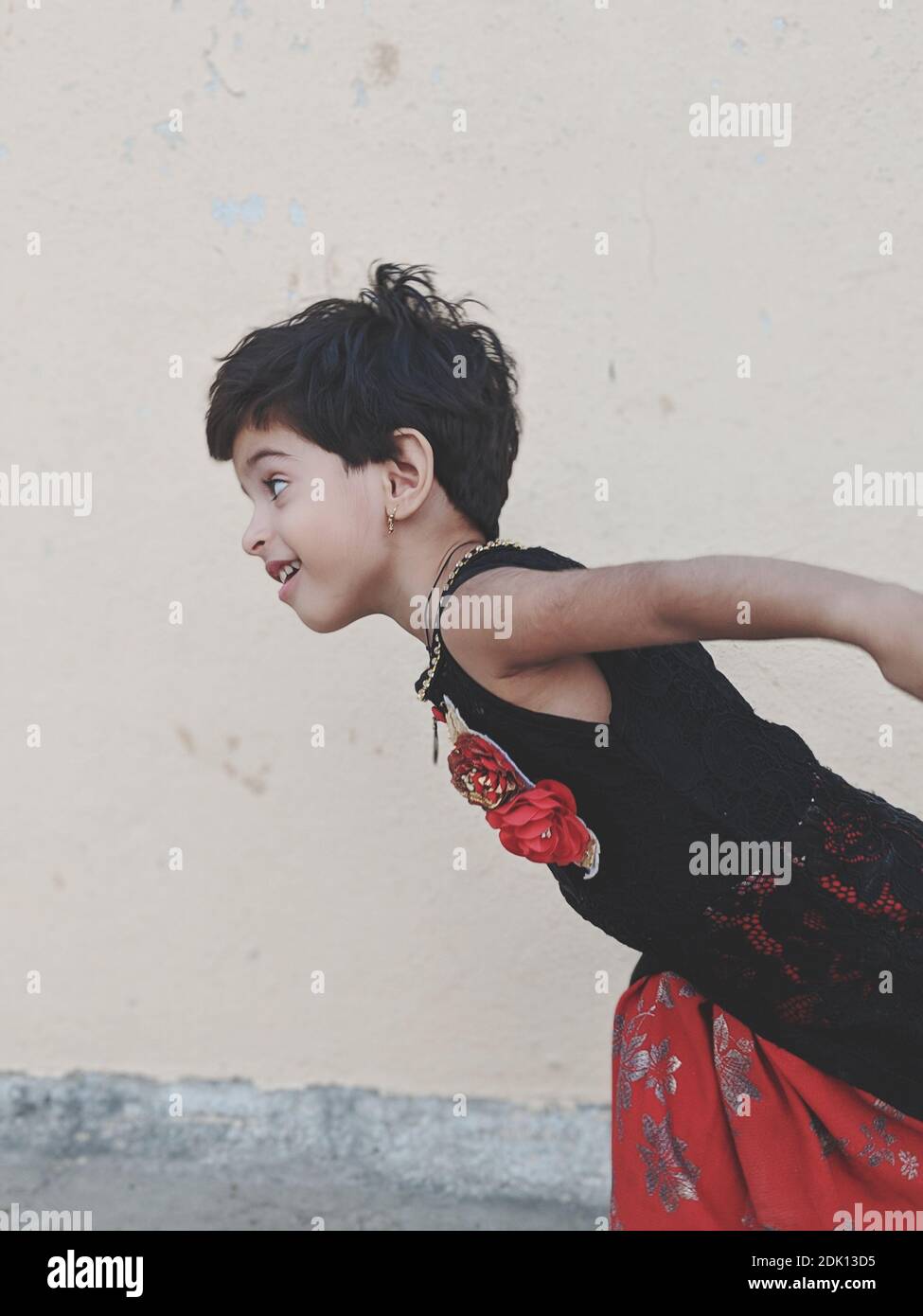 India indian girls running hi-res stock photography and images - Alamy