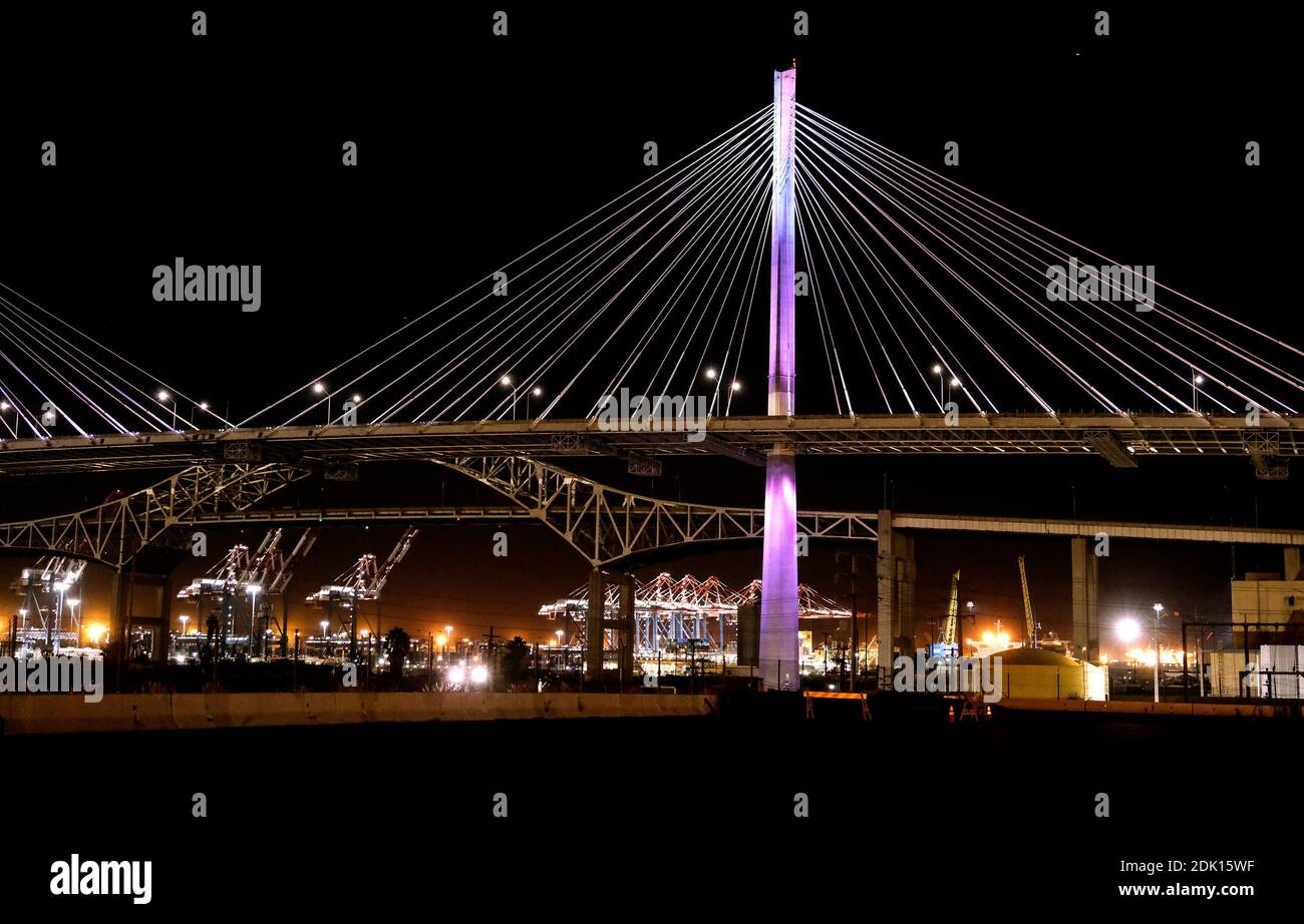Gerald desmond bridge hi-res stock photography and images - Alamy