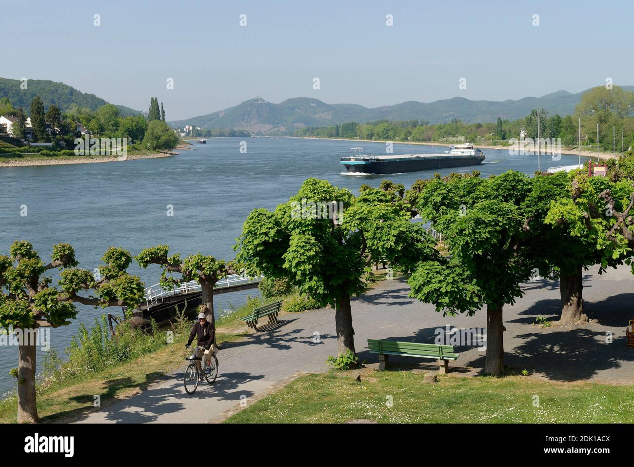 Unkel hi-res stock photography and images - Alamy