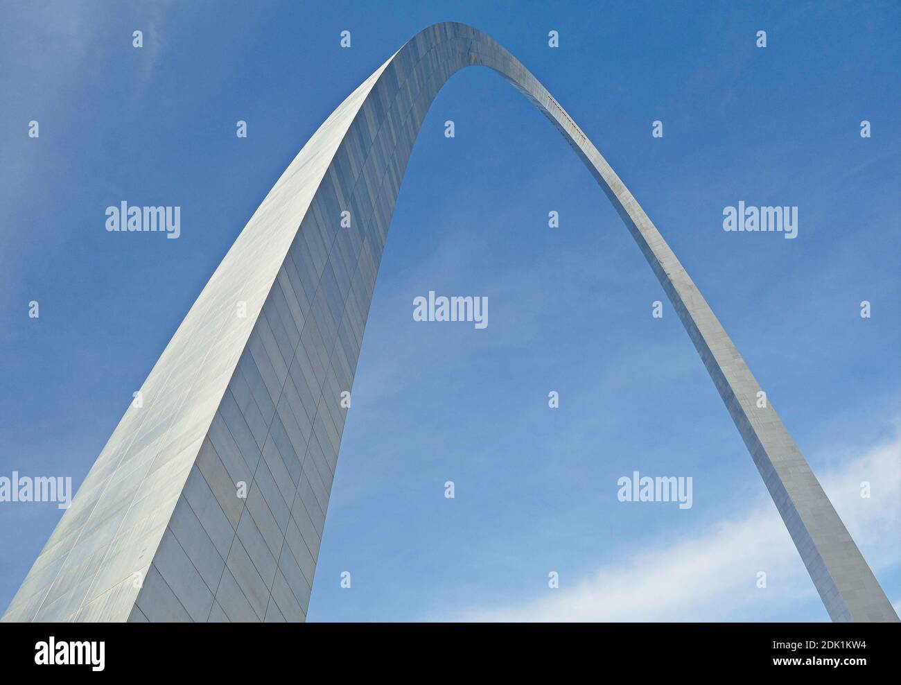 Gateway arch st louis construction hi-res stock photography and images ...