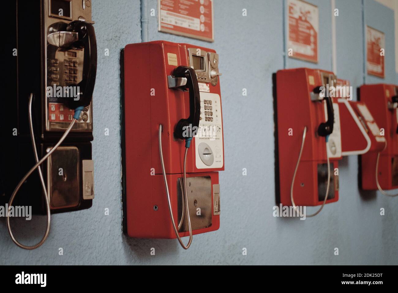 Hanging pay phone hi-res stock photography and images - Alamy
