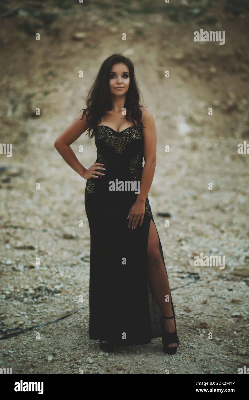 Black evening gown hi-res stock photography and images - Alamy