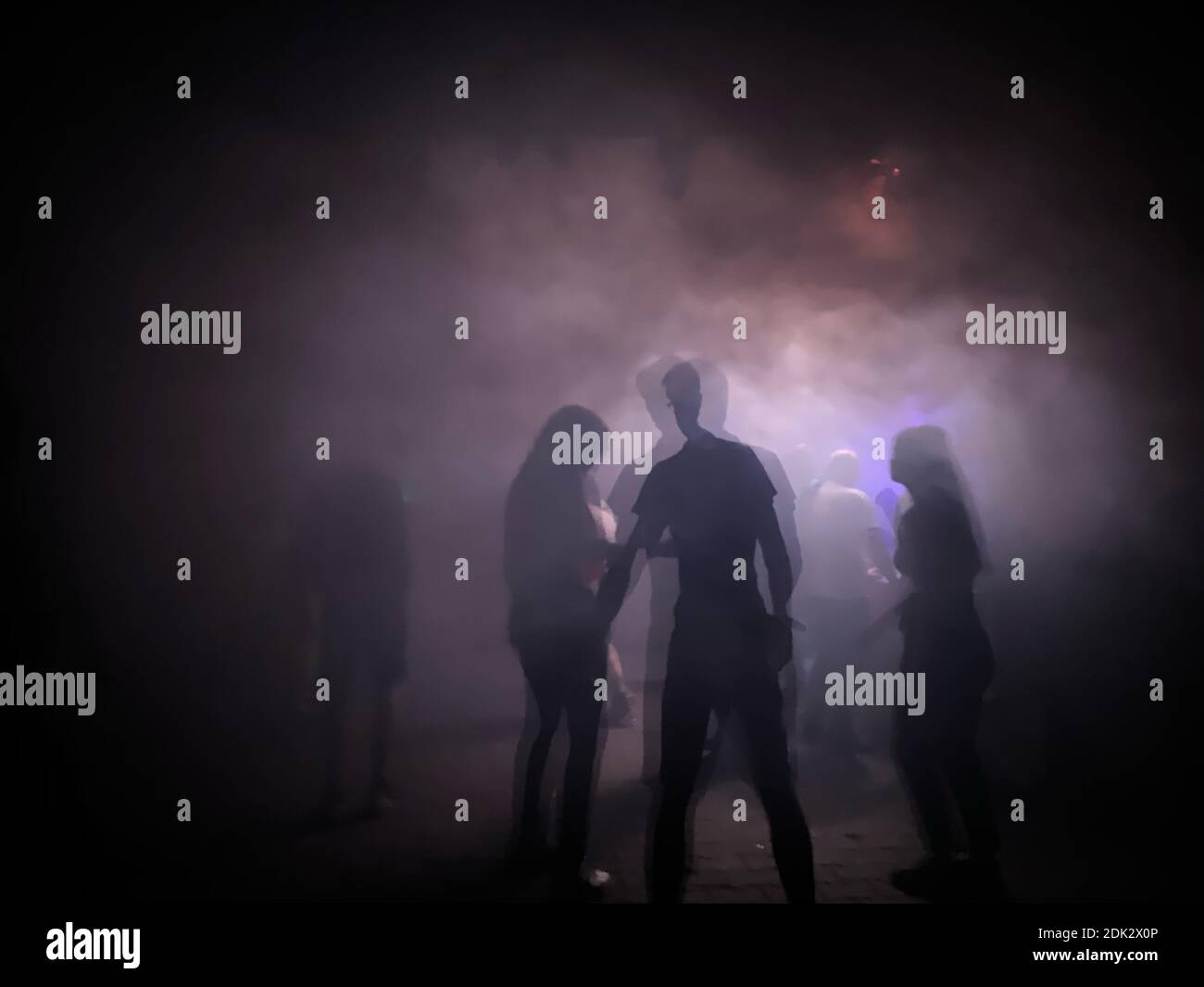 Group nightclub dancing silhouette hi-res stock photography and images ...