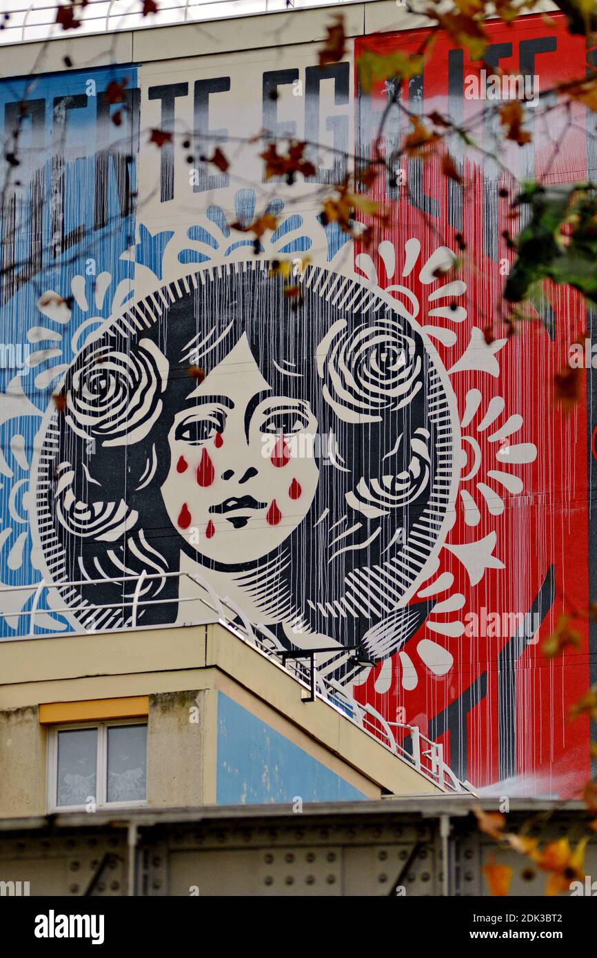 Obey marianne hi-res stock photography and images - Alamy