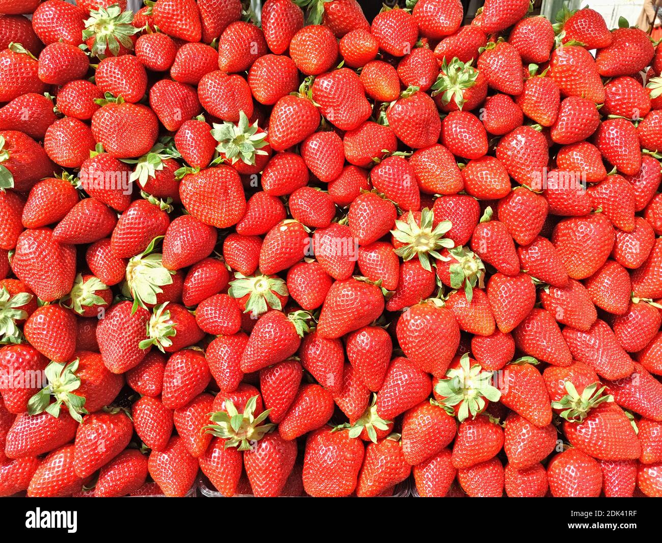 Full frame small strawberries hi-res stock photography and images - Alamy