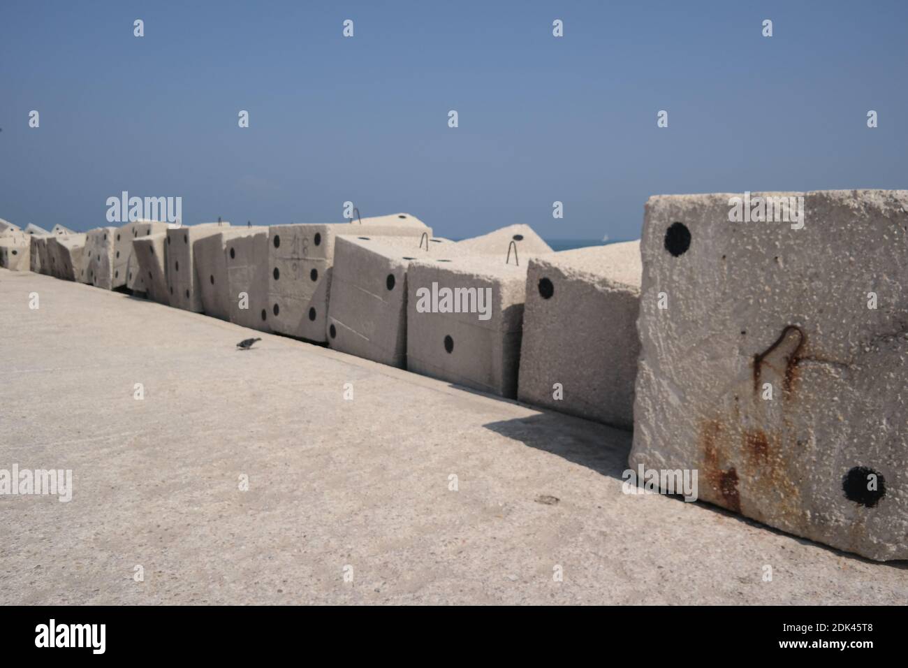 Cube shaped structure hi-res stock photography and images - Alamy
