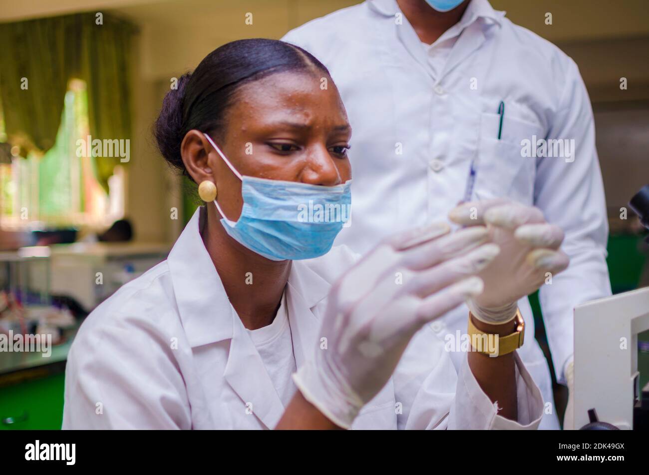 Doctor injection africa hi-res stock photography and images - Alamy