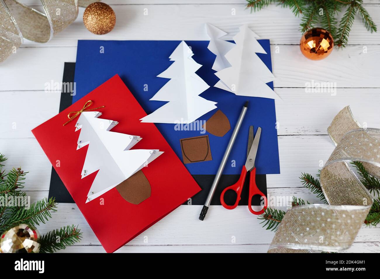 How to make winter card with Christmas tree. children's art project ...