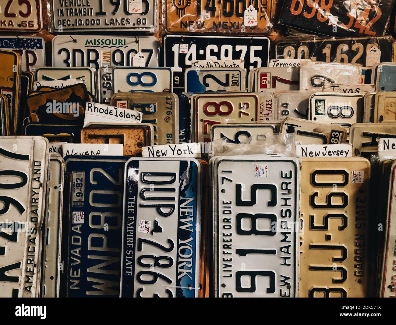 Full plates hi-res stock photography and images - Alamy