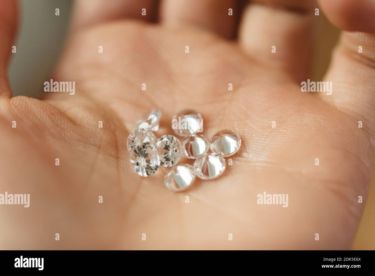 Hand palm diamonds hi-res stock photography and images - Alamy