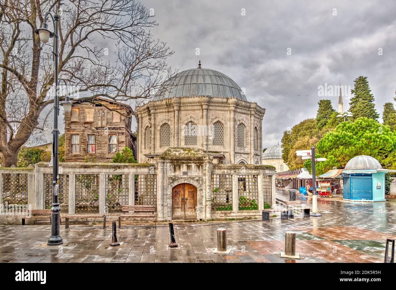 Eyup sultan square hi-res stock photography and images - Alamy