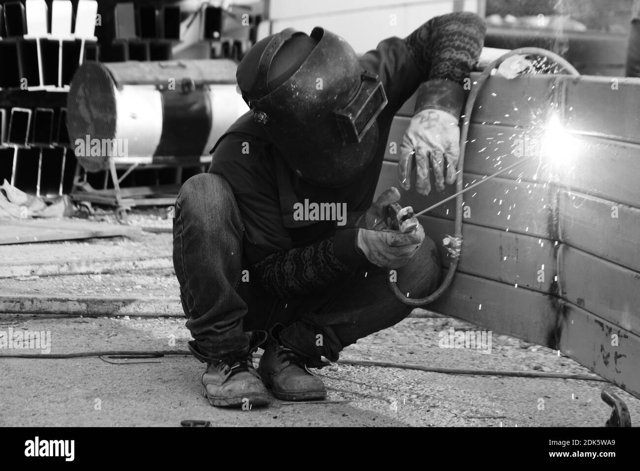 Manual welding Black and White Stock Photos & Images - Alamy