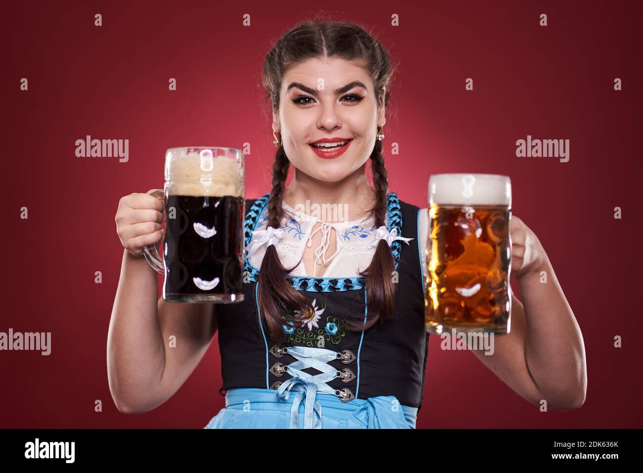 Pints of beer cheers hi-res stock photography and images - Alamy