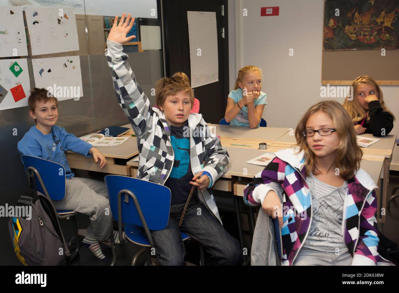 Elementary school classroom hi-res stock photography and images - Alamy