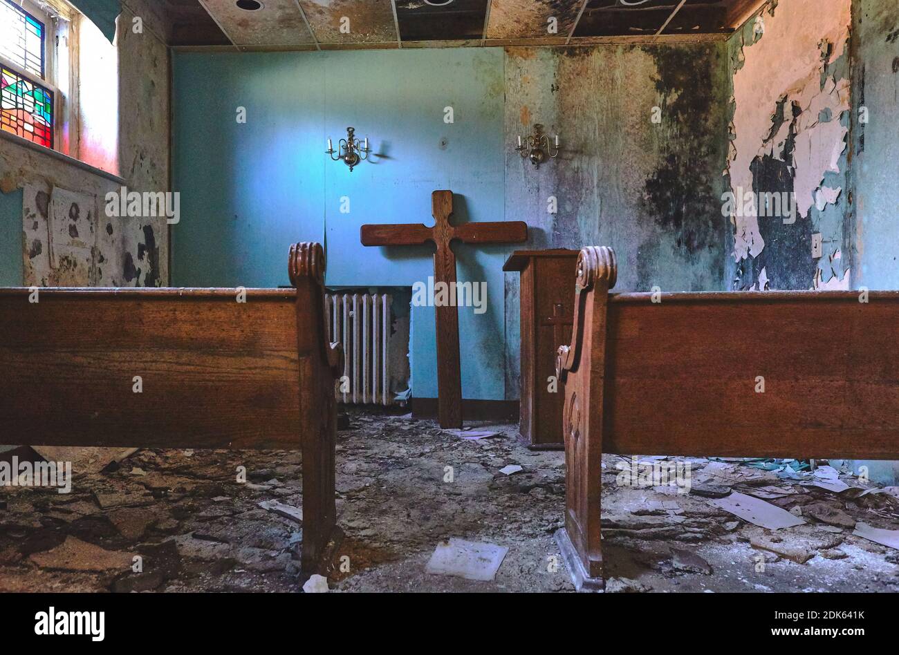Cross In Abandoned Building Stock Photo - Alamy
