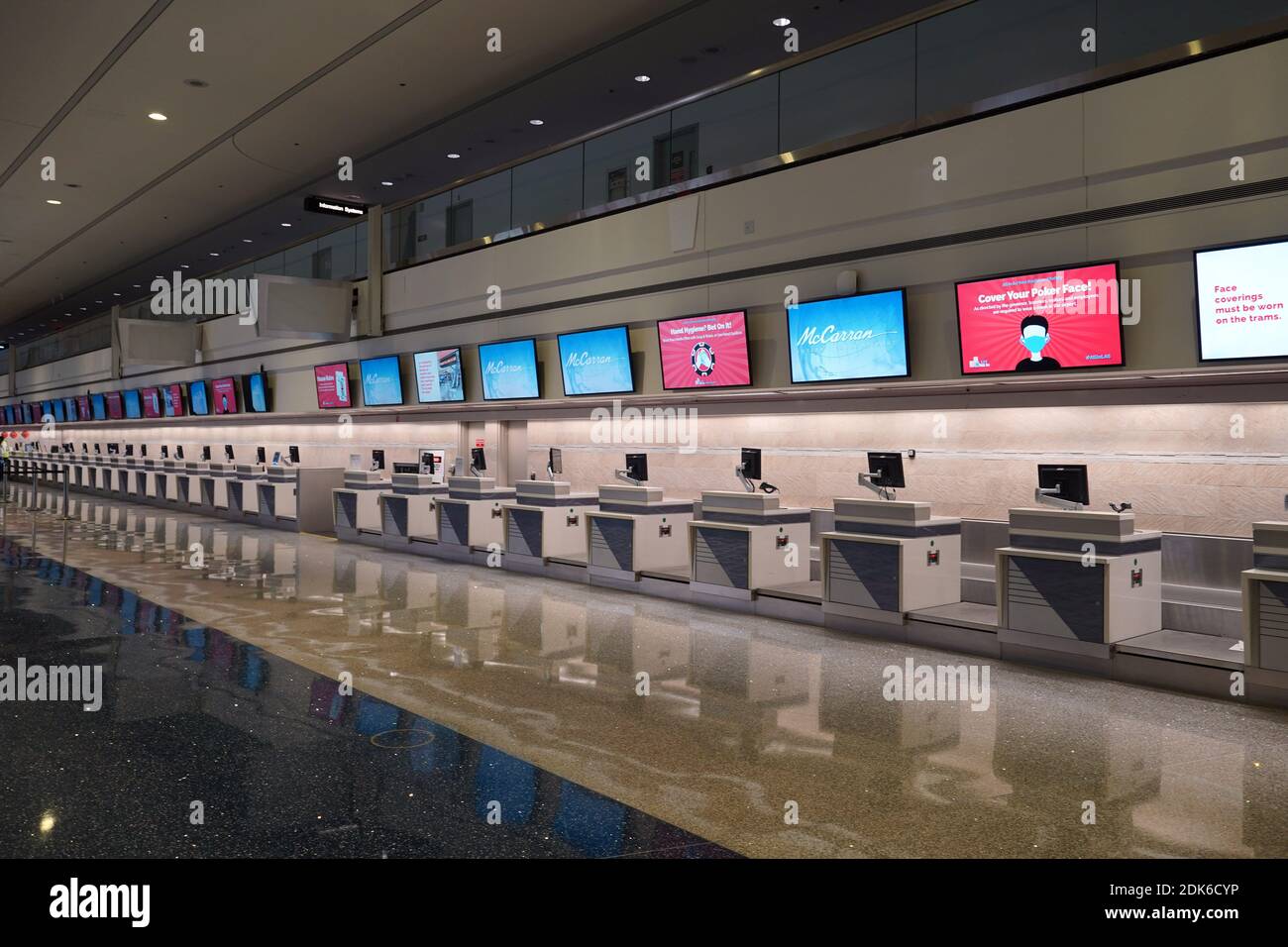 Ticket counters hi-res stock photography and images - Alamy