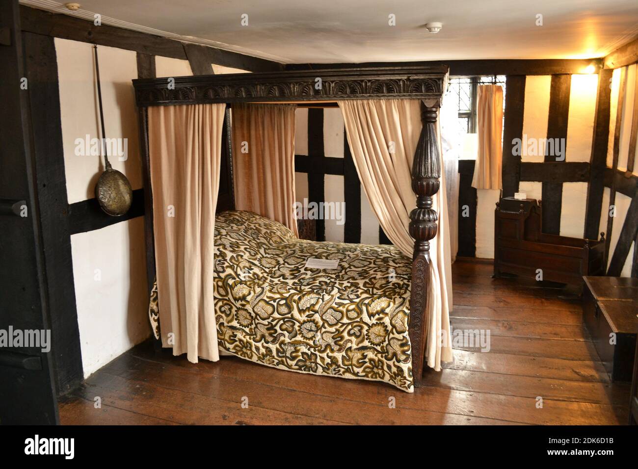 Old bed frame hi-res stock photography and images - Alamy