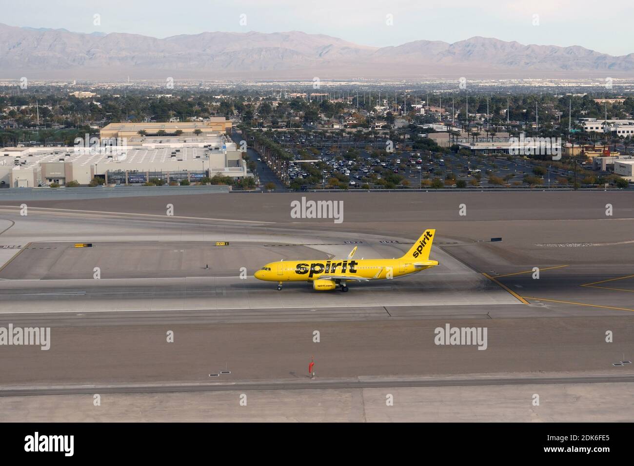 Prepares for takeoff hi-res stock photography and images - Alamy