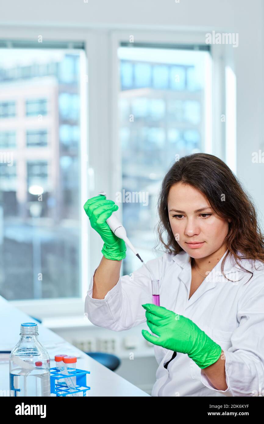 Laboratory knowledge hi-res stock photography and images - Alamy