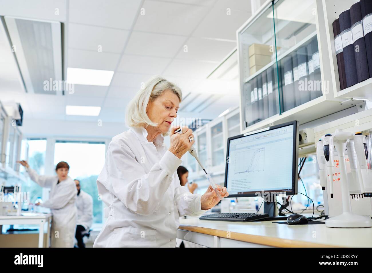 Laboratory manager hi-res stock photography and images - Alamy