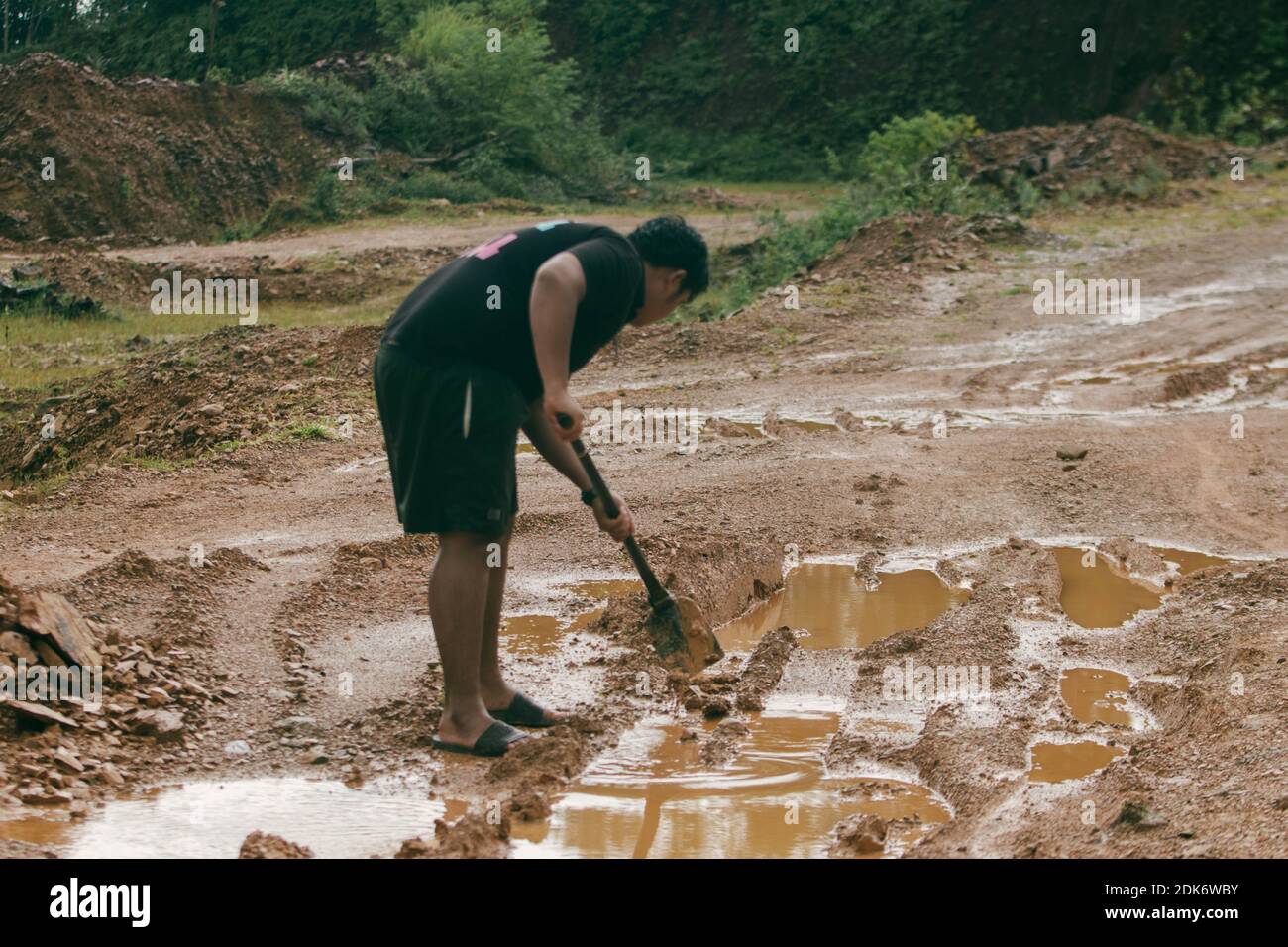 Indian man road worker hi-res stock photography and images - Alamy