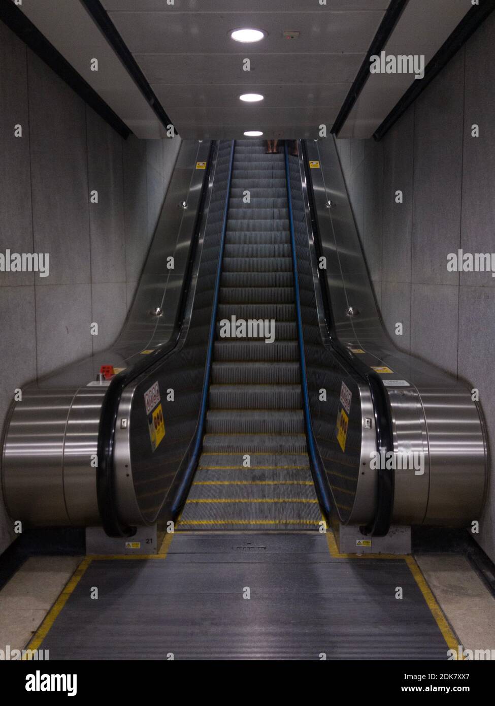 Escalator elevator hi-res stock photography and images - Alamy