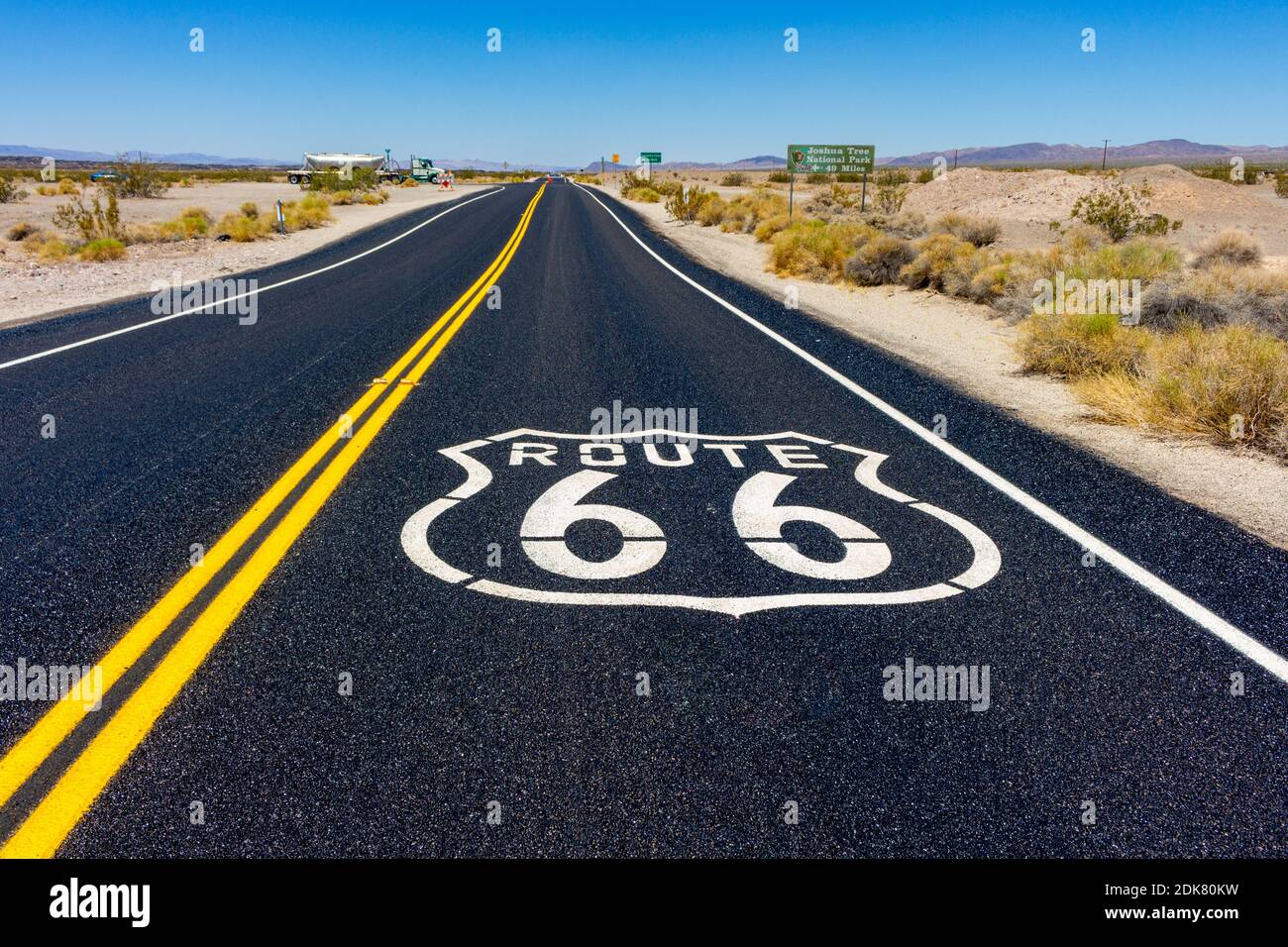 Vanishing Route 66 High Resolution Stock Photography and Images - Alamy