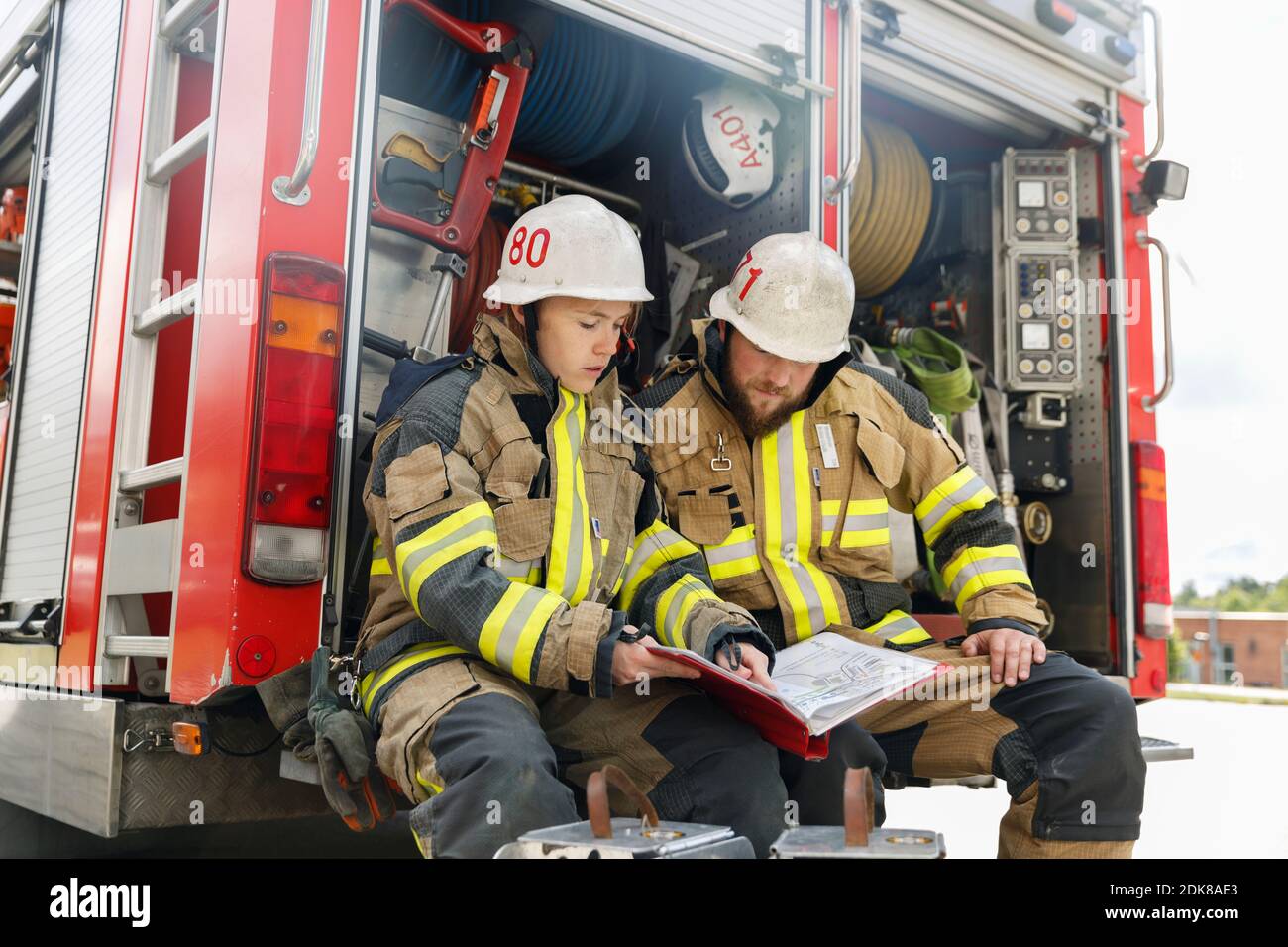 Uniform communication hi-res stock photography and images - Alamy