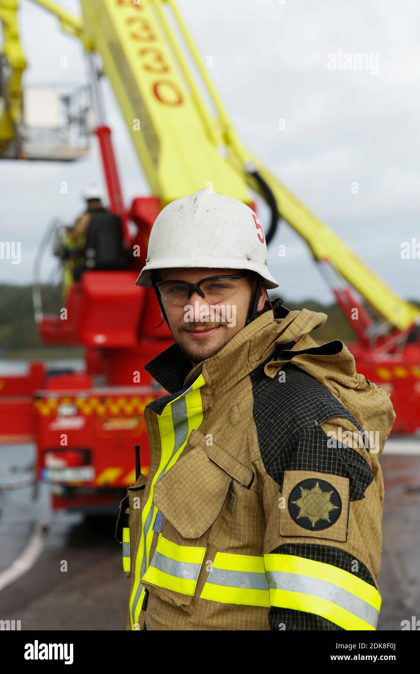 Fire fighter fire engine hi-res stock photography and images - Alamy