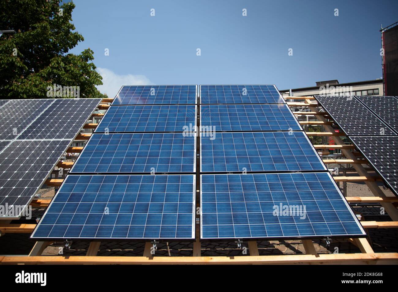 Solar structure hi-res stock photography and images - Alamy