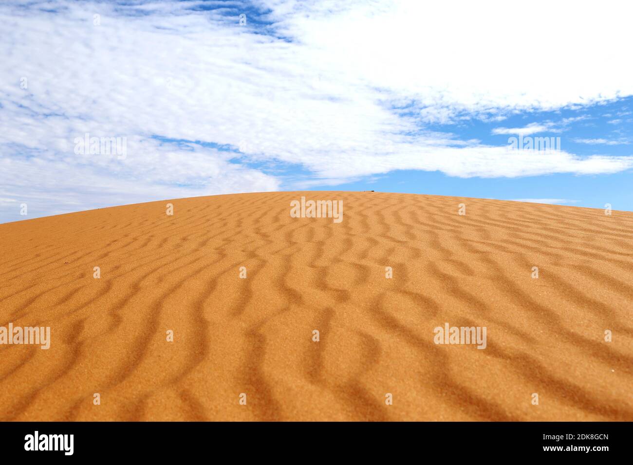 Simpson desert dune hi-res stock photography and images - Alamy