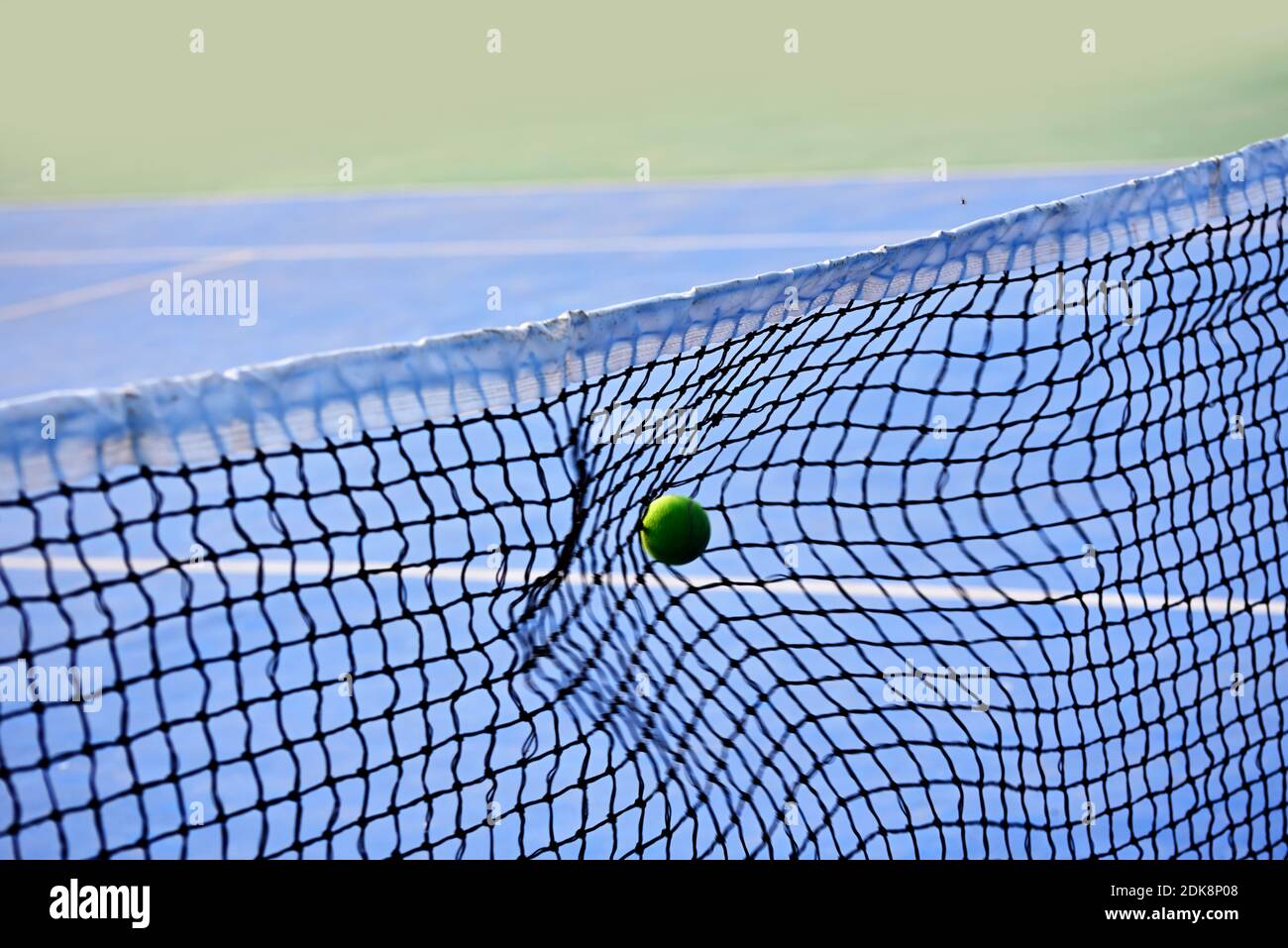Tennis ball hitting net hi-res stock photography and images - Alamy