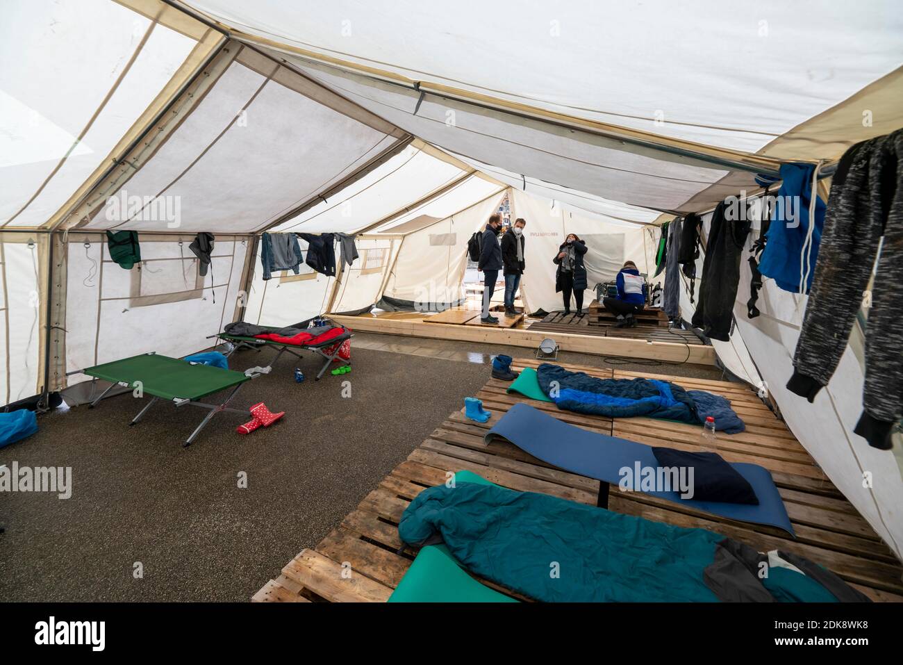 Replica of a UNHCR refugee tent in front of Essen Cathedral, standing ...