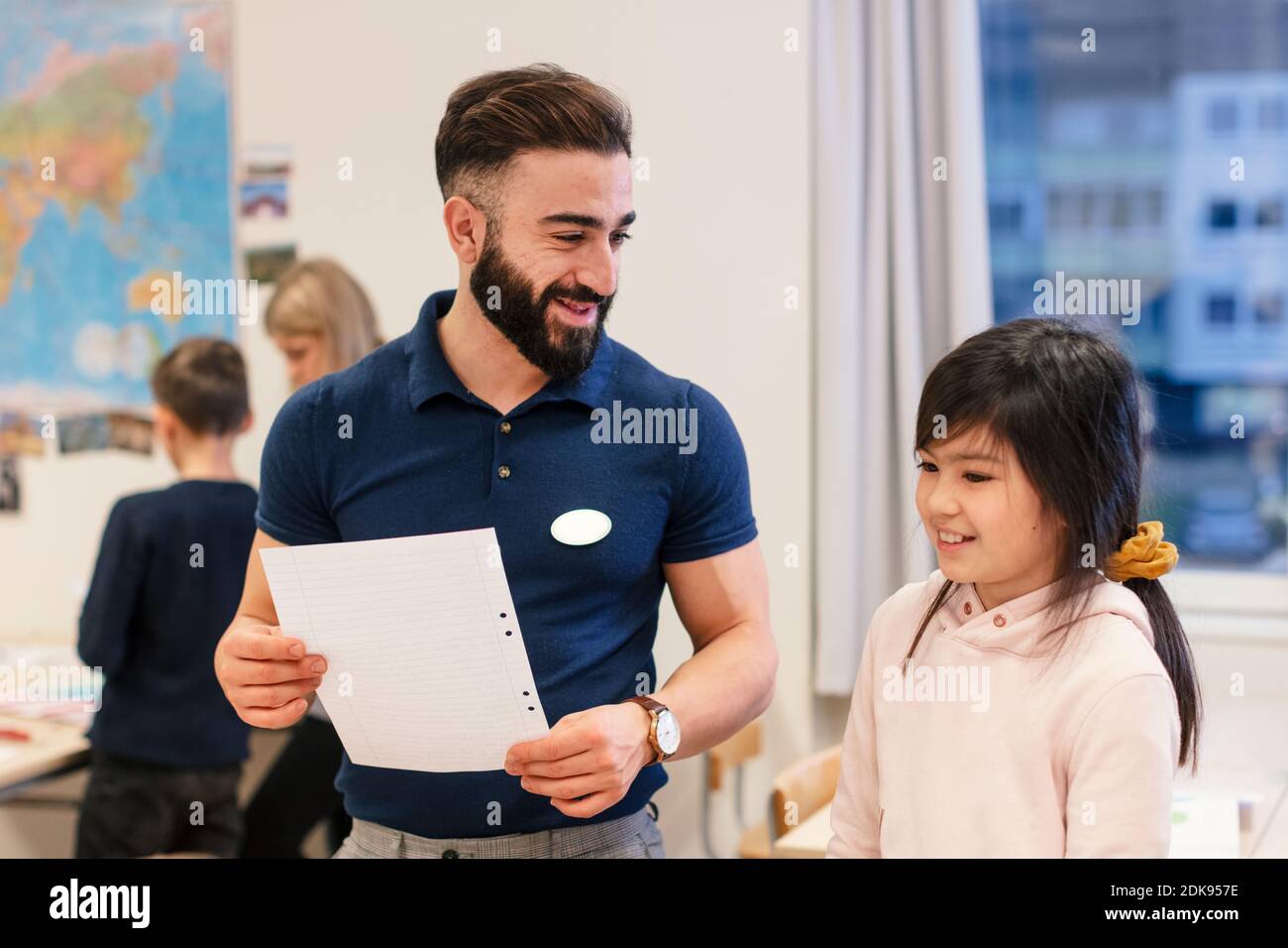 Smiling middle school girl hi-res stock photography and images - Alamy