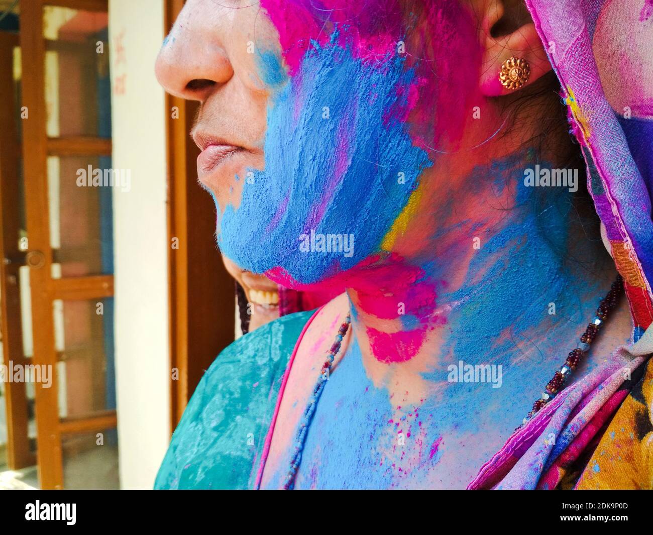 Woman covered in body paint hi-res stock photography and images - Alamy