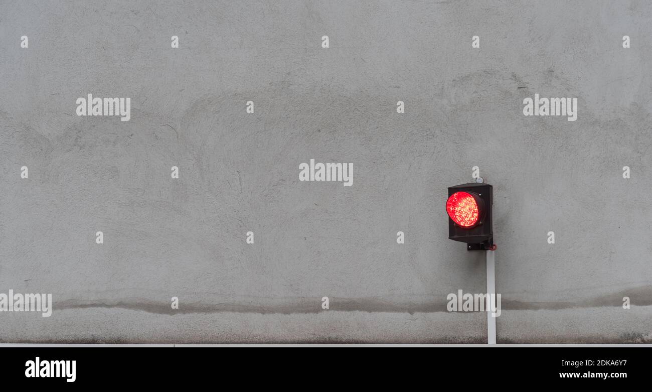 Red signal danger building hi-res stock photography and images - Alamy