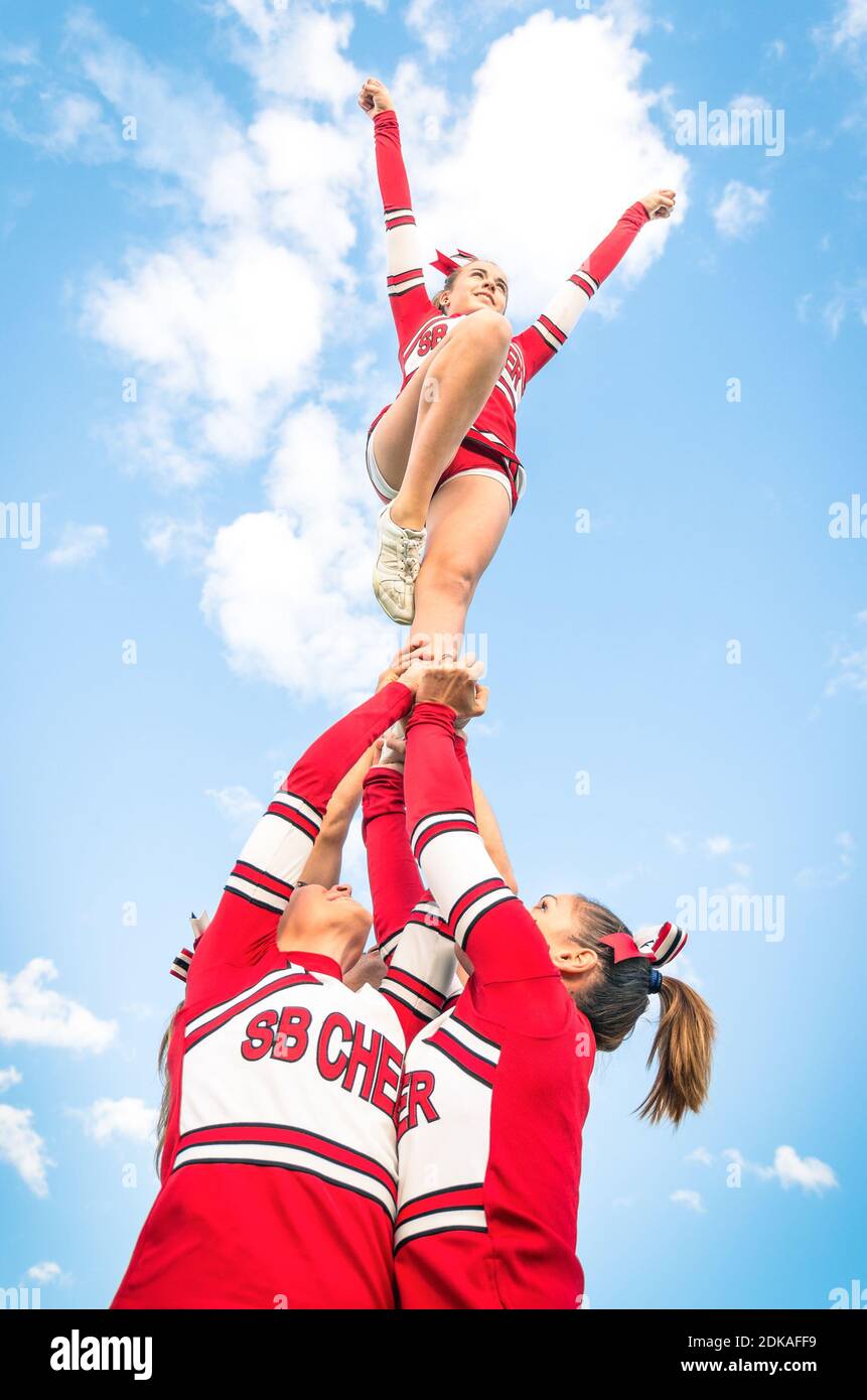 Cheerleaders pyramid hi-res stock photography and images - Alamy