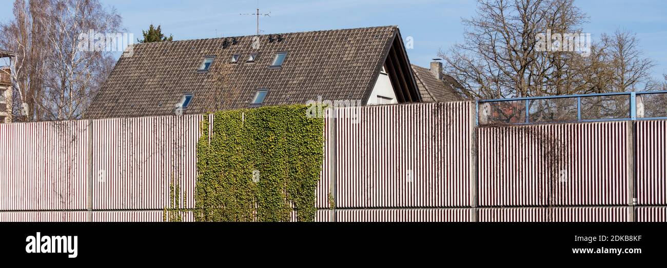 Noise protection wall hi-res stock photography and images - Alamy