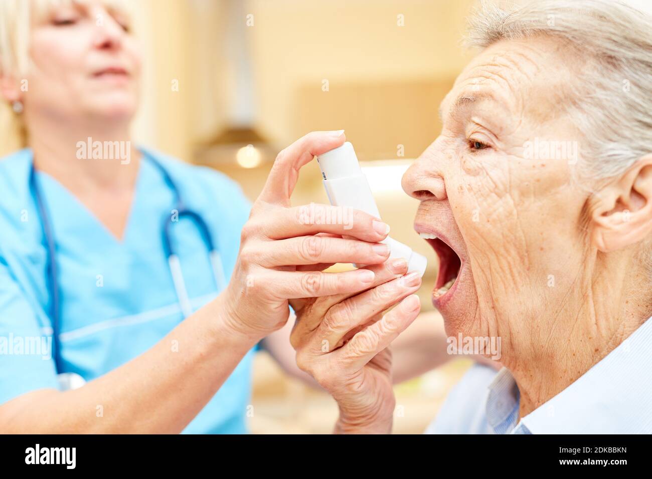 Mature patient inhaler asthma hi-res stock photography and images - Alamy