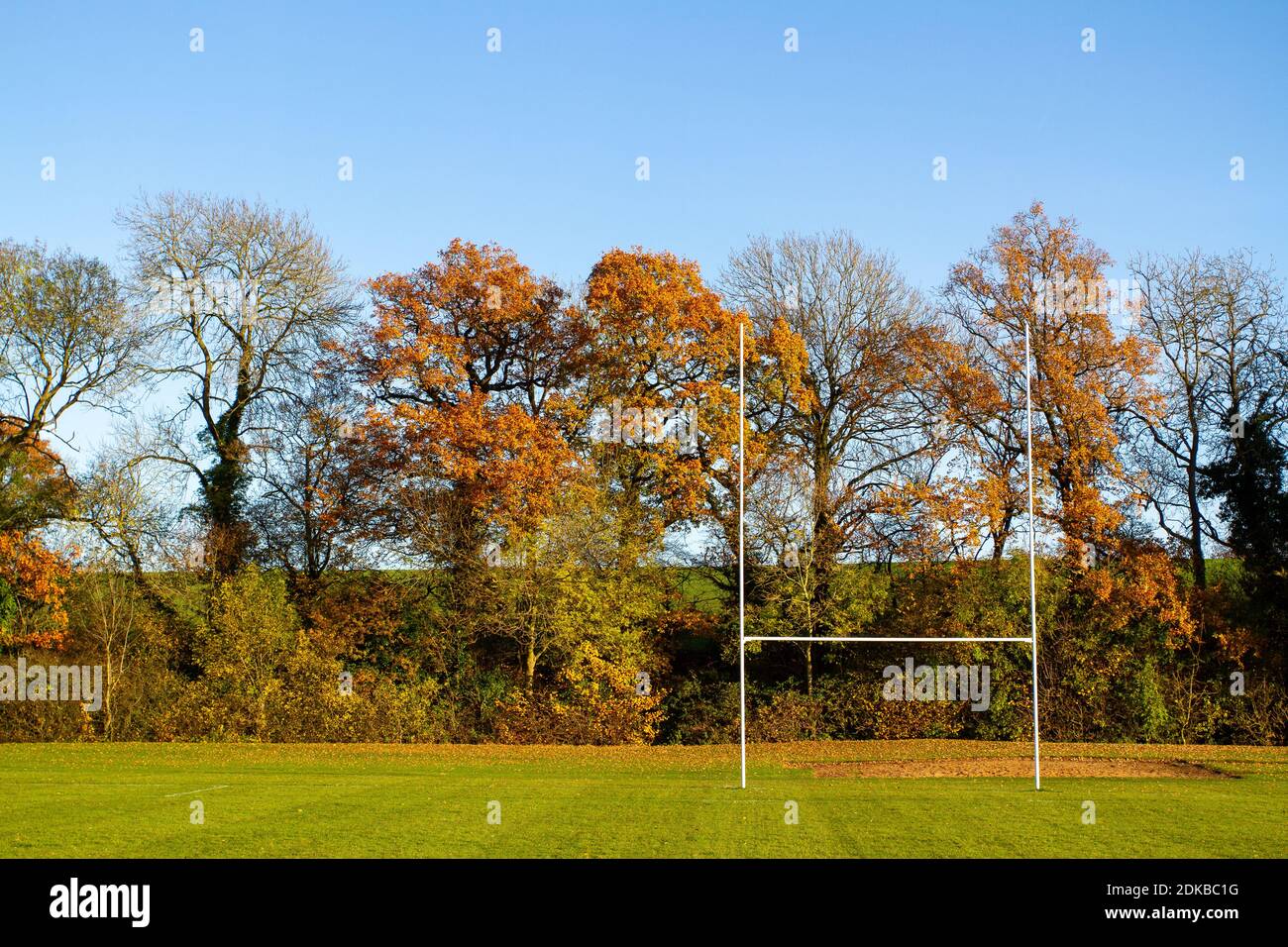 Empty rugby field hi-res stock photography and images - Alamy