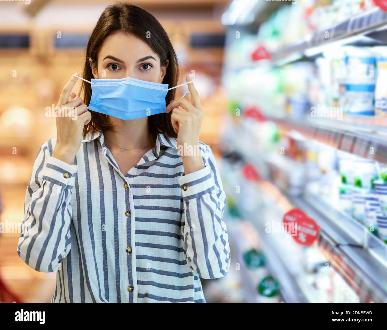 Supermarket trolley woman in medical hi-res stock photography and ...