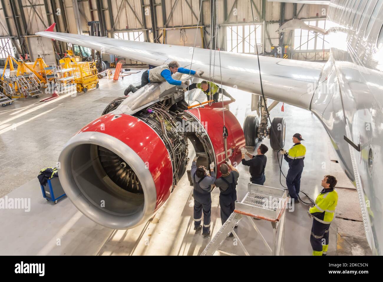 Parts of a jet engine hi-res stock photography and images - Alamy