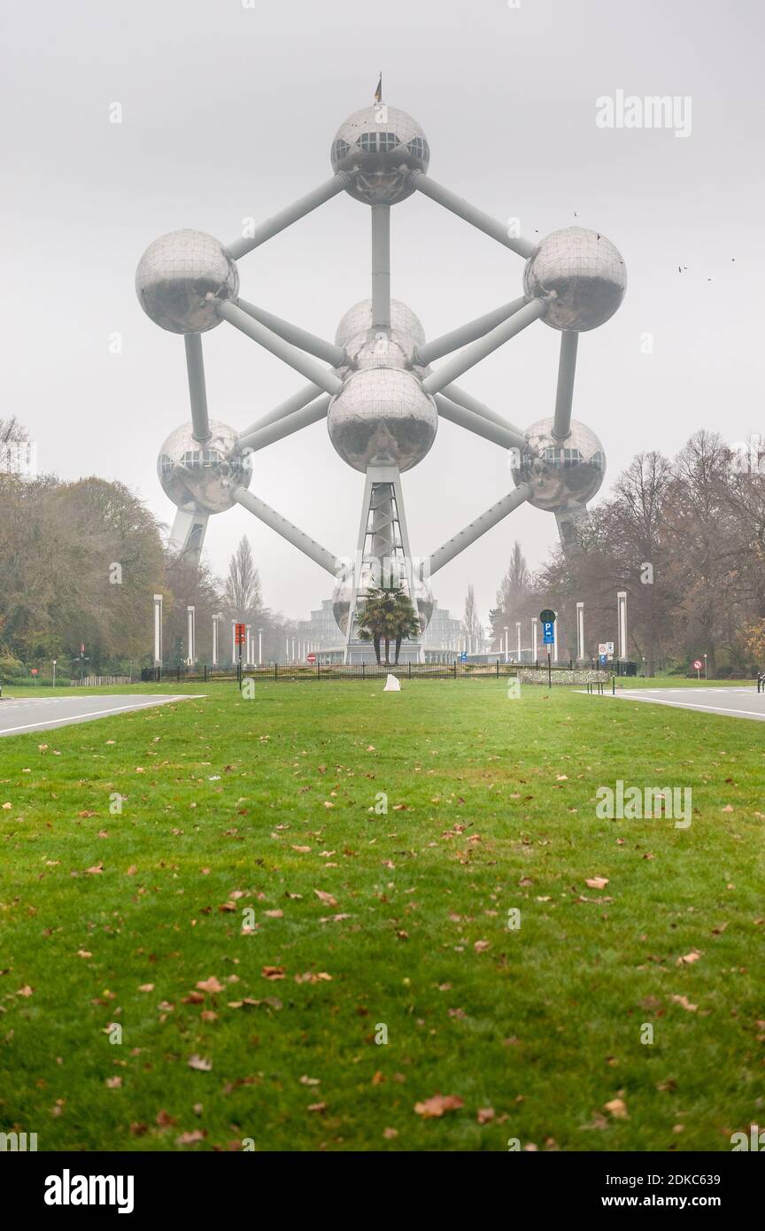 Brussels gold buildings hi-res stock photography and images - Alamy