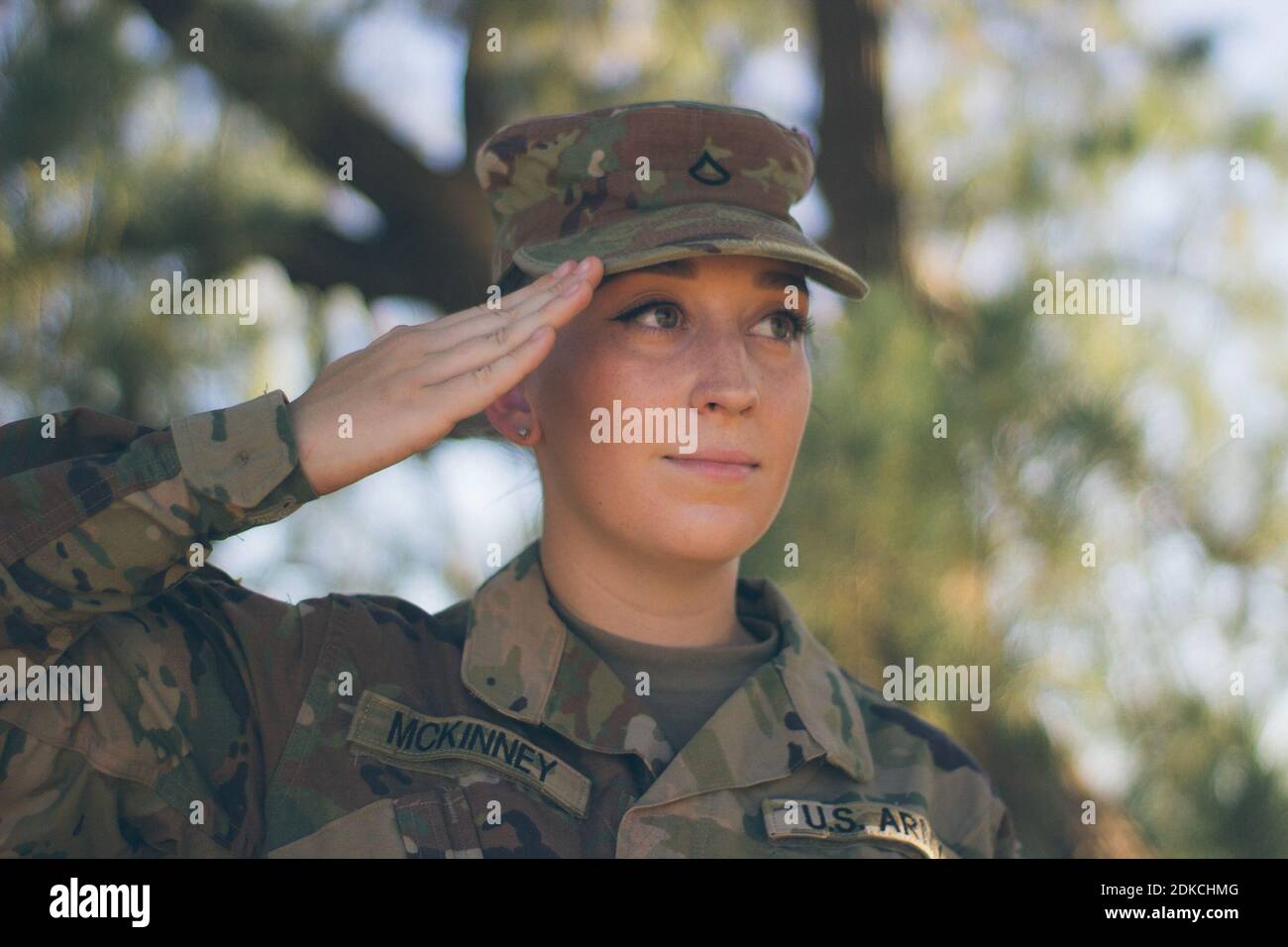 Close up soldier saluting hi-res stock photography and images - Alamy